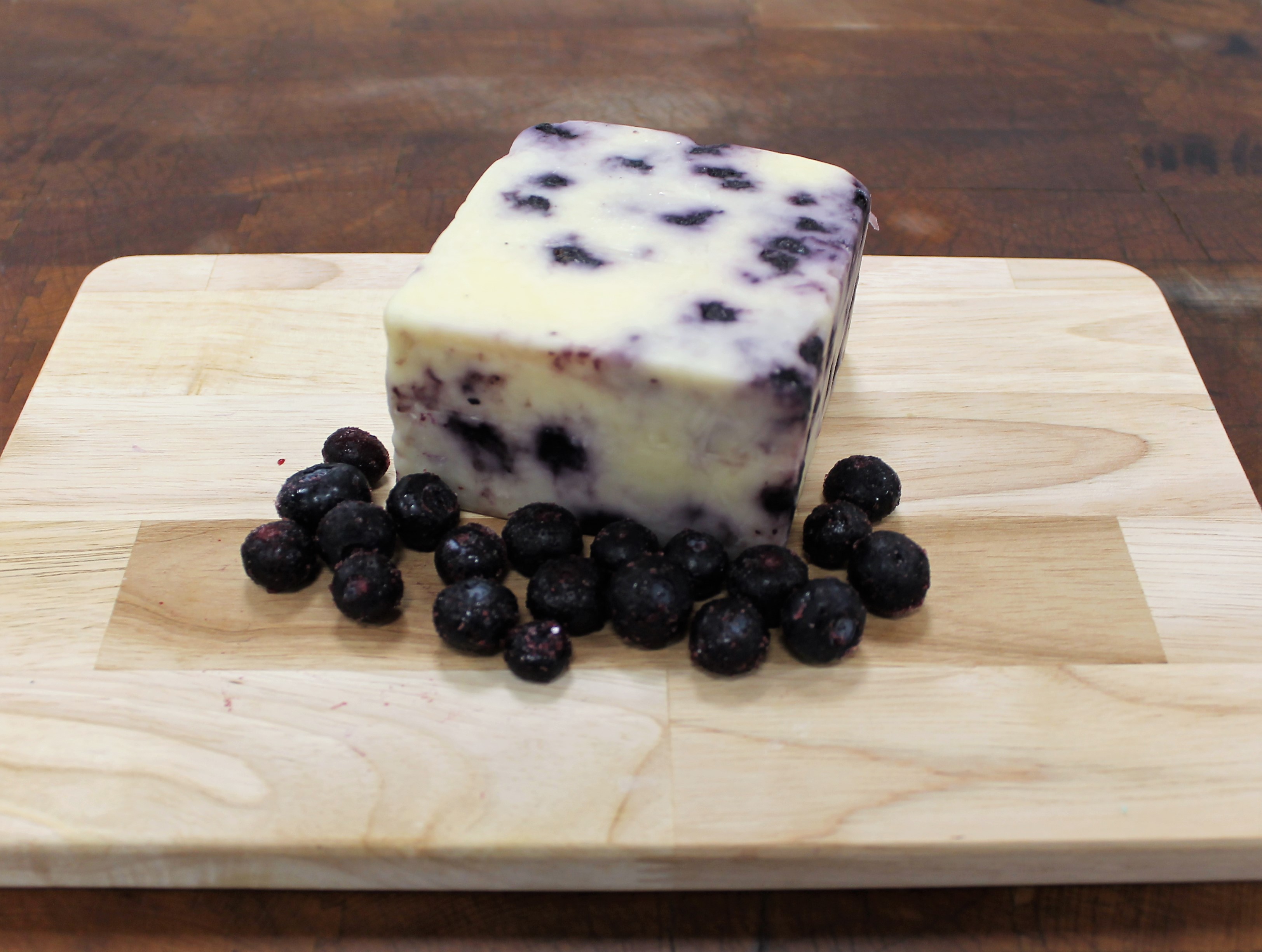 Blueberry Cheddar | Eau Galle Cheese